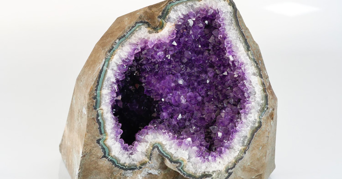The Origins and Formation of Amethyst – VistaVistaVISIONS