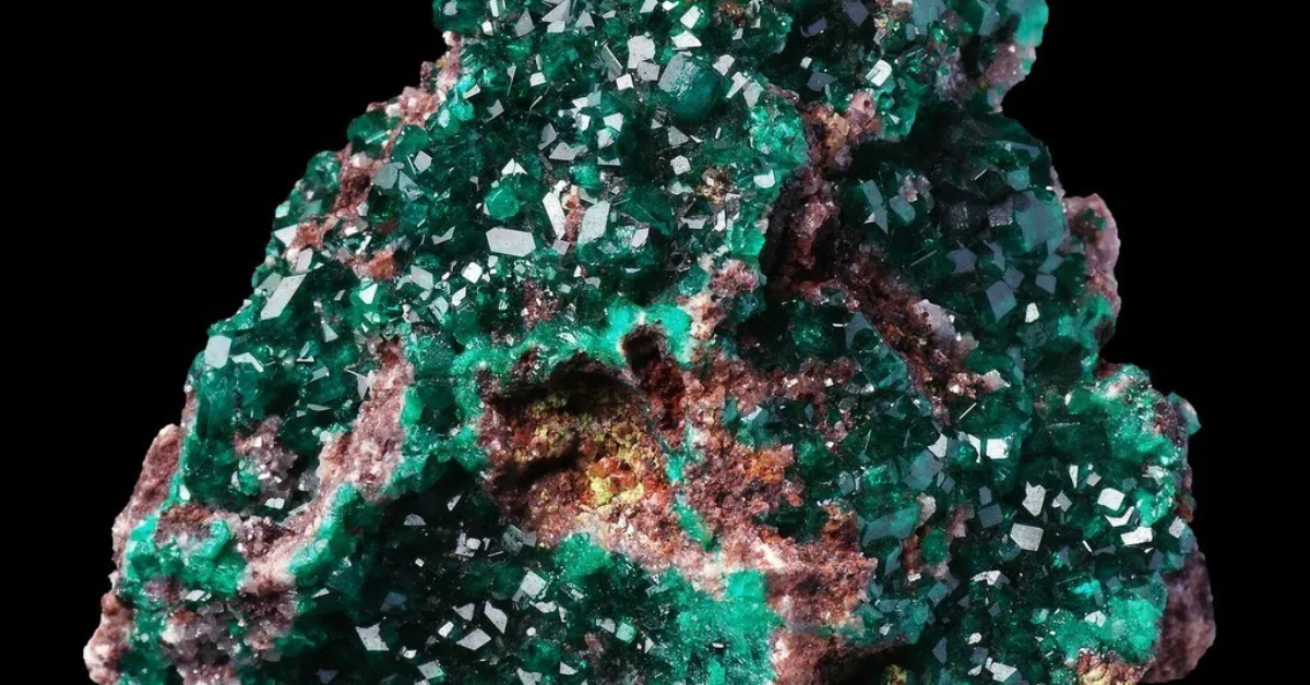 Guide to Dioptase (Properties, Value, History) – VistaVistaVISIONS