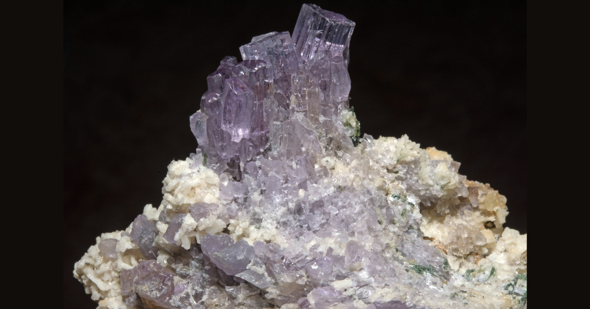 Guide to Scapolite (Properties, Value, History) – VistaVistaVISIONS